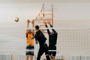 Bloqueo en el voleibol y los diversos sistemas| COMPETIZE