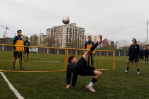 Fútbol tenis ¿Qué es? Historia, reglas, cancha | COMPETIZE